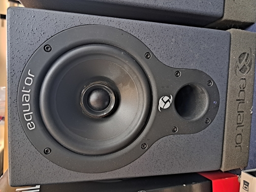 Gear Hunter | Equator D5 Monitor